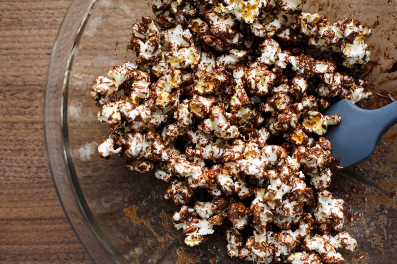 Wing it: Chocolate Speculoos Popcorn – The Rubber Scraper Movement